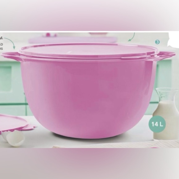 Tupperware | Kitchen | New Tupperware Thatsa Bowl 4 Liter 59 Cups Pink ...